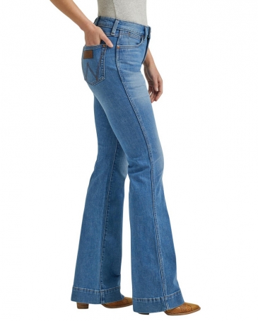 Wrangler® Ladies' High Rise Trouser Eliza - Fort Brands